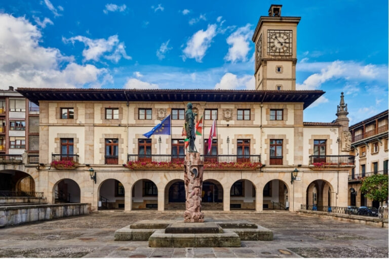 Visiting the Historic Town of Guernica in the Basque Country - TukTuk ...